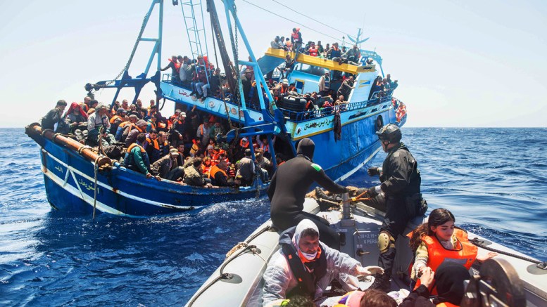 L''afflux de migrants sénégalais vers l’Espagne : près de 2000 arrivées ...