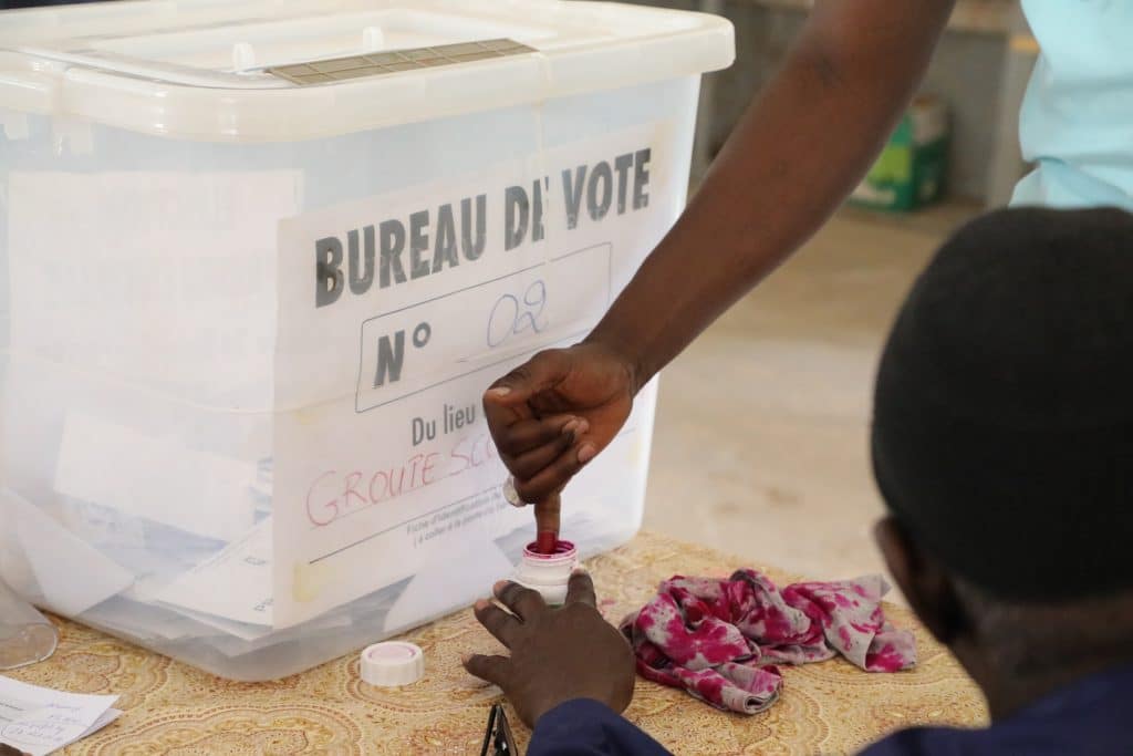 Législatives : La DGE rappelle aux citoyens que la distribution des ...