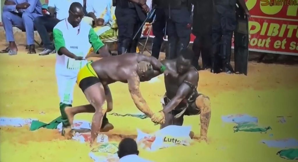 Revivez l'Intégralité du Combat Modou Lô vs Siteu (Vidéo) - Senegal7