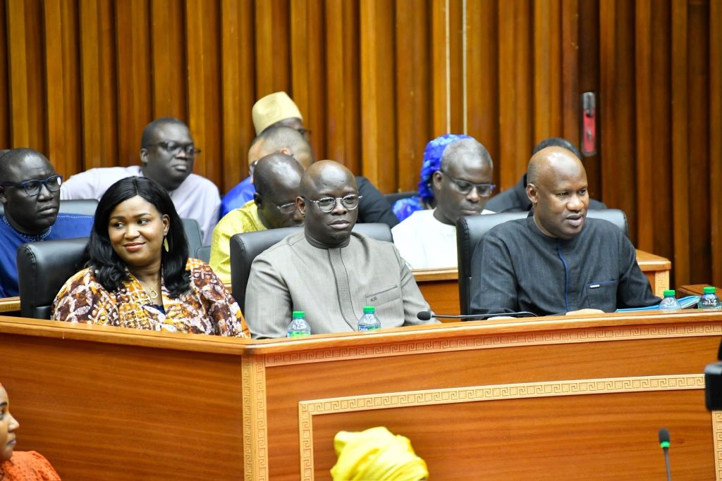 Assemblée nationale : Les députés ont adopté le budget 2026 du ...